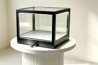 China Modern Lockable Glass Box Jewelry Display Stand with LED Illumination and Fluted Cylindrical Pedestal for sale