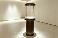China Luxury 360° Unobstructed Viewing Jewelry Display Pedestal with Lockable Storage and Top-Mounted LED Spotlights for sale