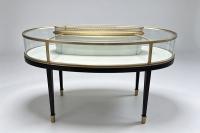 China Luxury Round Jewelry Island Counter with Full-Circle Bent Tempered-Glass and Brushed Gold Metal Frame Featuring Built-In LED Lighting for sale