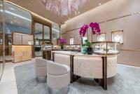 China Custom Luxury Jewelry Showcase with Curved Glass and One-Stop Service for Boutique Stores for sale
