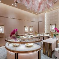 China Custom Luxury Jewelry Showcase with Curved Glass and One-Stop Service for Boutique Stores for sale