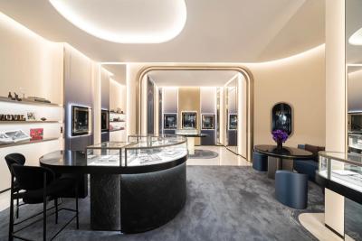 China Modern Light-Luxury Jewelry Showroom with Curved Showcase and Full-Store Custom Fit-Out for sale
