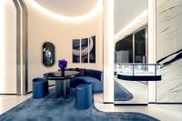 China Modern Light-Luxury Jewelry Showroom with Curved Showcase and Full-Store Custom Fit-Out for sale