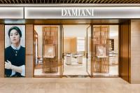 China Luxury Jewelry Showroom with Full-Store Customization Featuring Textured Curved Showcases and Italian-Inspired Aesthetics for sale