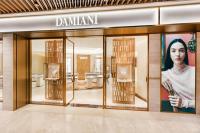 China Luxury Jewelry Showroom with Full-Store Customization Featuring Textured Curved Showcases and Italian-Inspired Aesthetics for sale