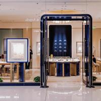 China Modern Light-Luxury Style Jewelry Showroom with Ultra-Clear Tempered Glass and Full-Store Custom Design for sale