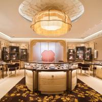 China Luxury Jewelry Showroom with Full-Store Customization, Curved Glass Island Showcase & Multi-Tier Wall Display for sale