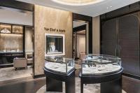 China Neo-Classical Luxury Jewelry Showroom with Full-Store Customization and Private VIP Lounge for sale