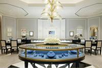 China New-Classical French Style Jewelry Boutique with Full-Store Customization and Oval Gold-Trim Island Showcase for sale