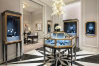 China New-Classical French Style Jewelry Boutique with Full-Store Customization and Oval Gold-Trim Island Showcase for sale