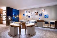 China French Neo-Classical Jewelry Showcase Display with Curved Glass and Full-Store Custom Boutique Showcase for sale