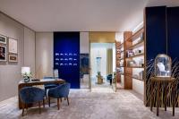 China French Neo-Classical Jewelry Showcase Display with Curved Glass and Full-Store Custom Boutique Showcase for sale