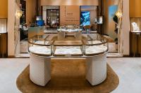 China Italian-Style Luxury Jewelry Showroom with Full-Store Custom Brass Frame Display Boutique for sale