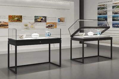 China Anti-Glare Low-Iron Glass Museum Exhibit Cabinet with Lift-Open Lid and Multiple Base Options for sale