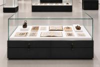 China Anti-Glare Four-Sided Glass Museum Exhibit Cabinet With Lockable Drawer Base And White Platform Display Blocks for sale