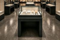 China Custom Gas-Strut Hydraulic Lift Museum Display Case with Anti-Glare Low-Iron Glass Lid and Adjustable Acrylic Book Cradles for sale