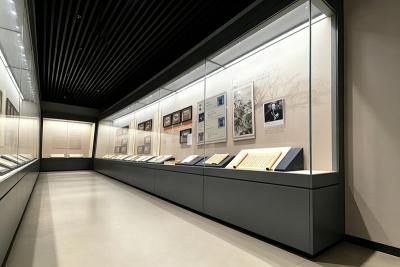China Modular Splicing Structure Museum Display Case with Even Concealed Recessed LED Lighting for Professional Paper-Relic Protection for sale