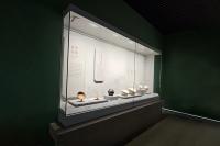 China Custom Museum Wall Display Case, LED Vitrine for Cultural Relics Artifact Exhibition for sale