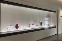 China Custom Museum Wall Display Case with Anti-UV Low-Iron Glass Fully Sealed Dust-proof Structure and Integrated Professional LED Lighting for sale