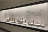 China Custom Museum Wall Display Case with Anti-UV Low-Iron Glass Fully Sealed Dust-proof Structure and Integrated Professional LED Lighting for sale