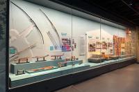 China Sealed Museum Wall Vitrine with Anti-UV Low-Iron Glass and Adjustable LED Lighting for Artifact Display for sale