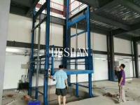 China Industrial Small Cargo Lift Warehouse Wall Mounted Goods Lift Customized for sale