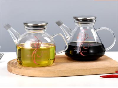 China 700ml High Borosilicate Glass Oil Dispensers Sauce Dispensers Clear Glass Canisters for sale