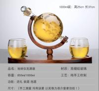 China 850ml Custom Wine Glasses Rotary Borosilicate Glass Wine Decanter for sale