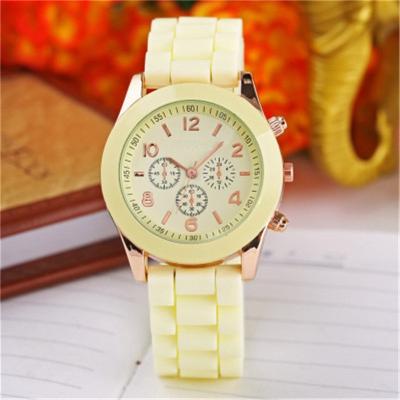 China Color Yellow Silicone Quartz Watch 18mm Womens Silicone Watches Quartz for sale