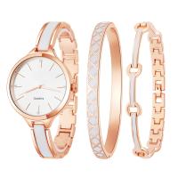 China Rosegold 18cm Watch Gift Set Ladies Diamond Women'S Watch And Bracelet Gift Set 3ATM for sale