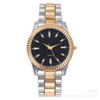 China Round 3ATM Quartz Couple Watches OEM Two Tone Gold Watch Date Function for sale
