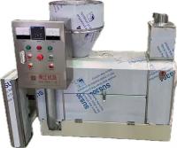 China Stainless Steel Oilpres Automatic Heating Oil Press 100kg/H Cold Press Amchine Commerical Oil Pressing for sale