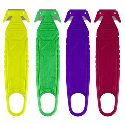 China Customizable Plastic Handle Carbon Steel Blade Safety Carton Knife with Color Option for sale