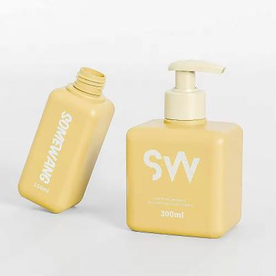 China Yellow Square Plastic Shampoo Bottles 100ml Leak-Proof PET Cosmetic Containers 50ML Custom Colors for sale