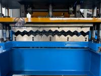 China “Ironstar Customized 850 Corrugated Roof Sheet Roll Forming Machine 0.3-0.8mm Galvanized Panel Making Machine for Chile” for sale