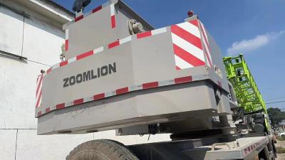 China 2021 Zoomlion ZTC500A552 50-Ton Truck Crane with 45m Boom and Weichai 223kW Engine for sale