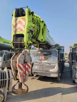 China Used 300 Ton Truck Crane ZAT3000V 80m Main Boom 75km/h Mobile Crane for sale