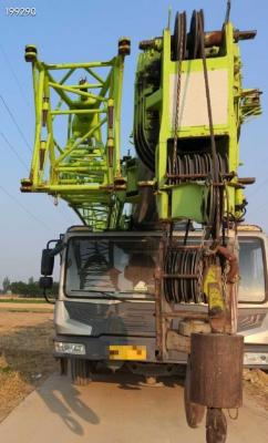 China ZOOMLION QY70V Used Truck Crane 2018 70 Ton Capacity 43m Boom 14 Ton Counterweight for sale