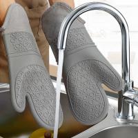 China Practical Kitchen Baking Tool Lightweight , Rustproof Silicone Baking Gloves for sale