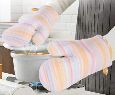 China Portable Kitchen Baking Tool Non Stick , Heat Resistant Microwave Oven Gloves for sale