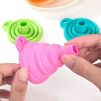 China Folding Portable Silicone Liquid Funnel , Food Grade Collapsible Silicone Funnel for sale