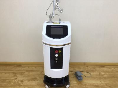 China Carbon Dioxide CO2 Fractional Laser Machine For Scar Removal / Skin Resurfacing for sale