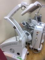 China Multifunctional PDT Professional LED Light Therapy Machine With Red Yellow And Blue Light for sale