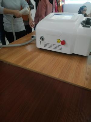 China Comfortable Permanent Hair Removal Laser Machine With 810nm Fiber Coupled Diode Laser for sale