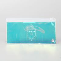 China Large Holographic Makeup Bag For Lashes Packaging Fancy Logo Printed for sale