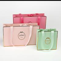 China 250gsm Paper Gift Bags With Handles Hot Stamping Retail Green Bags With Gold Rim​ for sale