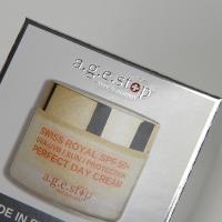 China Custom Luxury White Cardboard Skincare Packaging Box Eco Friendly Facial Mask Box for sale