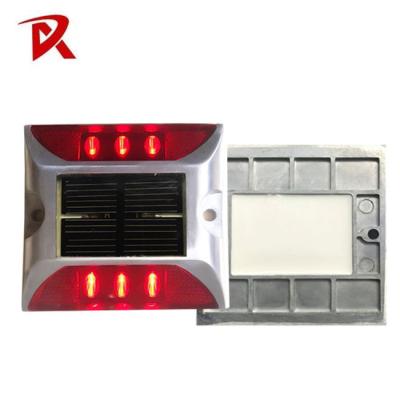 China 104 X 104mm Solar Road Studs Reflective for sale
