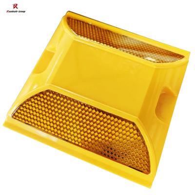 China ABS Plastic Reflective Road Stud with Double Reflector Traffic Safety Road Marker for Highway for sale