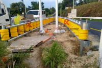 China Highway Rolling Barrier System Safety Anti-Collision Guardrail Polyurethane Roller Bucket for Car Truck Crash Warning for sale